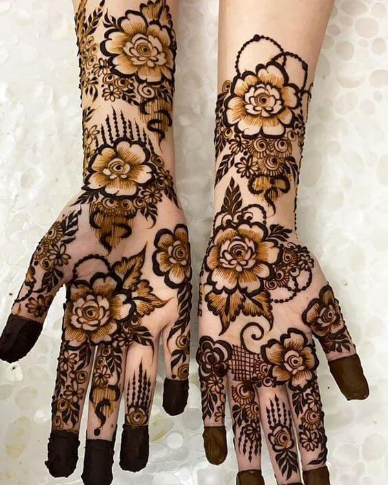 Stunning Mehndi Designs for the Modern Bride - wedjio.com
